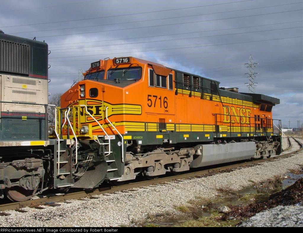 BNSF 5716